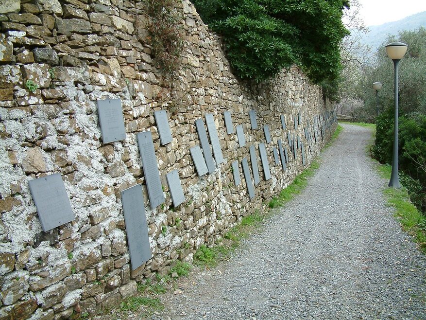 IL BORGO DI CASTELLO - Mario Vassallo